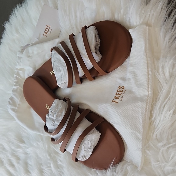 TKEES | Shoes | Nwt Tkees Sandals Senna Sz9 | Poshmark